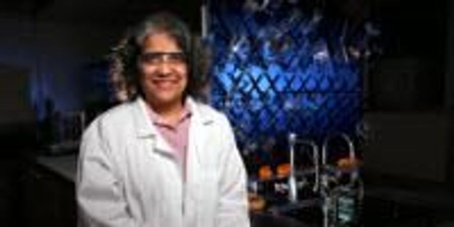 Engineer Developing Materials for Tissue Engineering, Vaccines | Lab ...