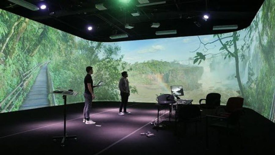 Could Human-Scale Immersive Virtual Environments Go Mobile? | Lab Manager