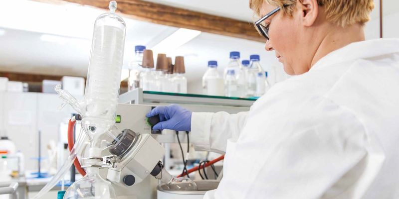 Roles, Selection, and Maintenance of Rough Vacuum Pumps in Labs | Lab ...