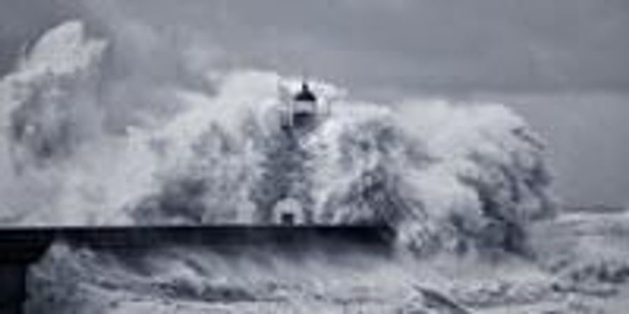 Upper-Ocean Warming Is Changing the Global Wave Climate, Making Waves ...