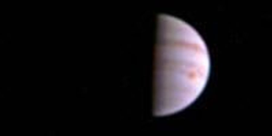 NASA’s Juno Spacecraft Sends First In-orbit View | Lab Manager