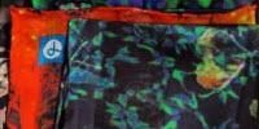 Fashion Design Meets Research in Wearable Human Stem Cell Images | Lab ...