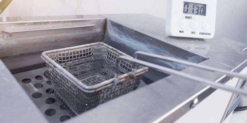 10 Essential Dafety Tips for Using an Oil Bath in the Laboratory | Lab ...