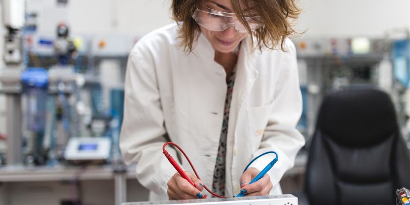 Managing Lab Equipment Repair and Maintenance for Optimal Outcomes ...