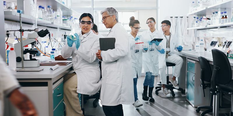 Successfully Transitioning from the Bench to Lab Management | Lab Manager