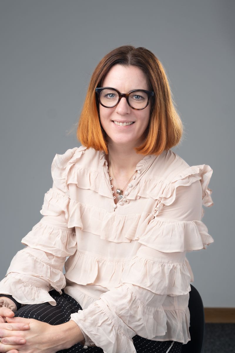 Lucy Foley Author Profile | Lab Manager